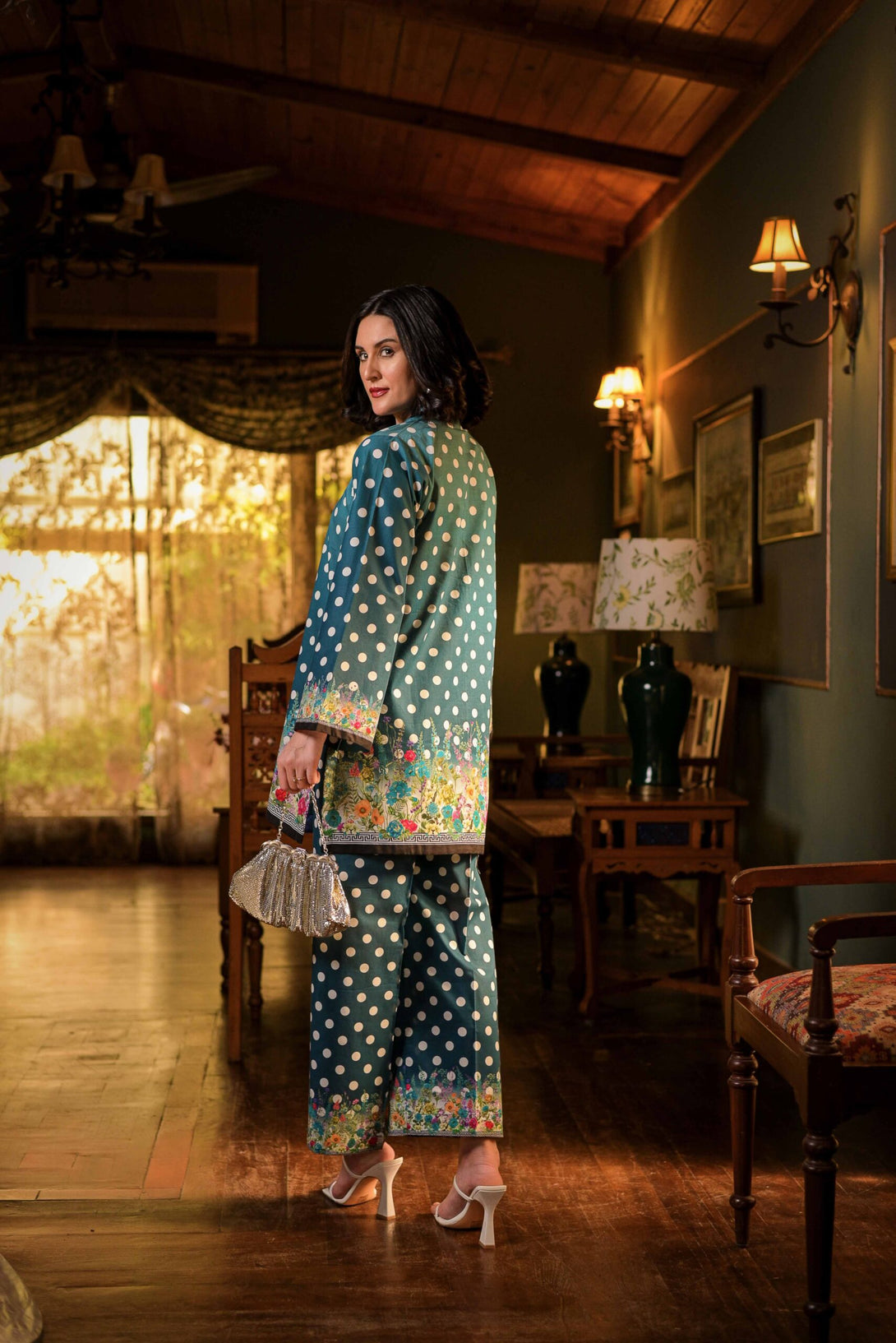 Saphron - DPV5 - 02 Two Piece Lawn – String & Thread