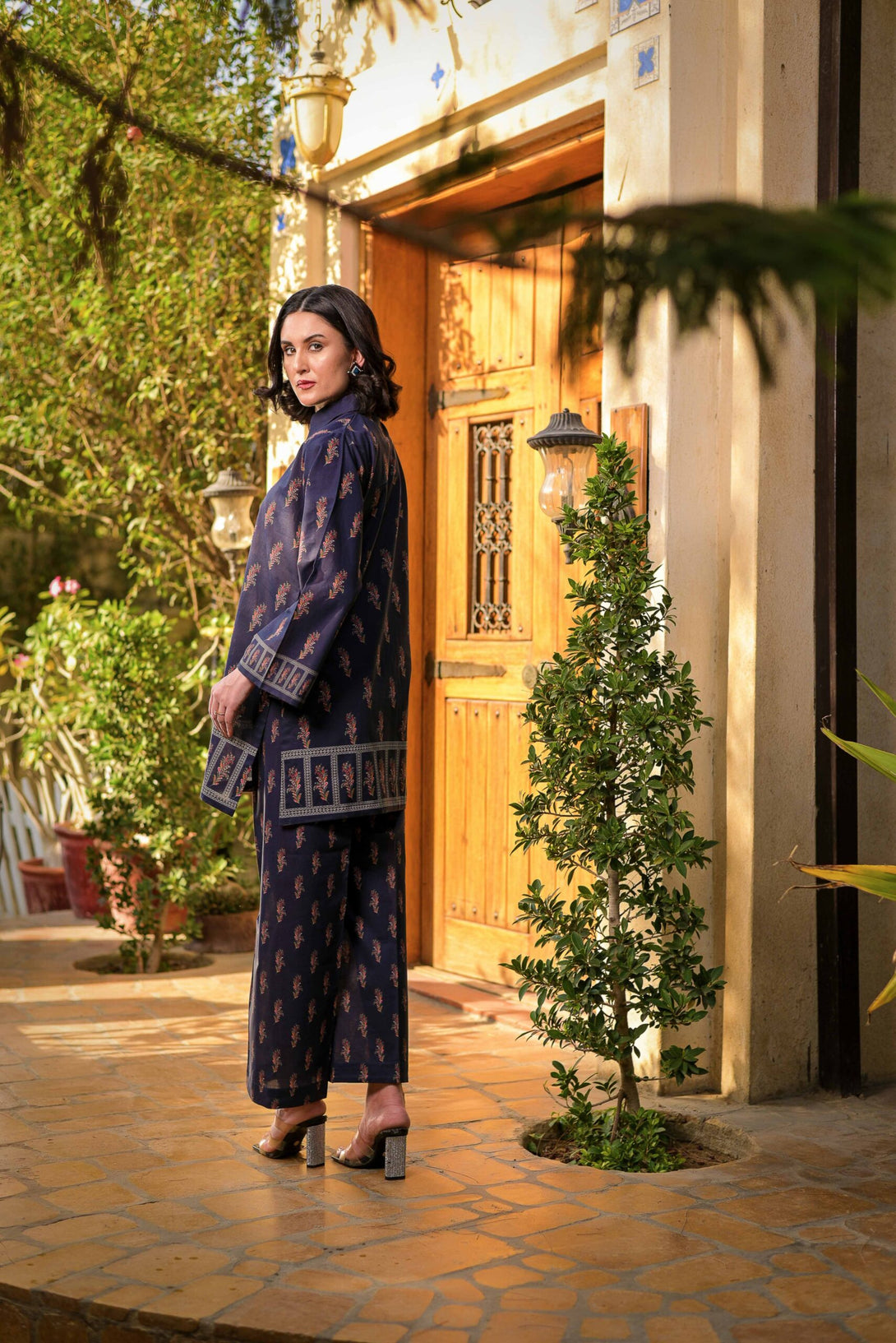 Saphron - DPV5 - 04 Two Piece Lawn – String & Thread